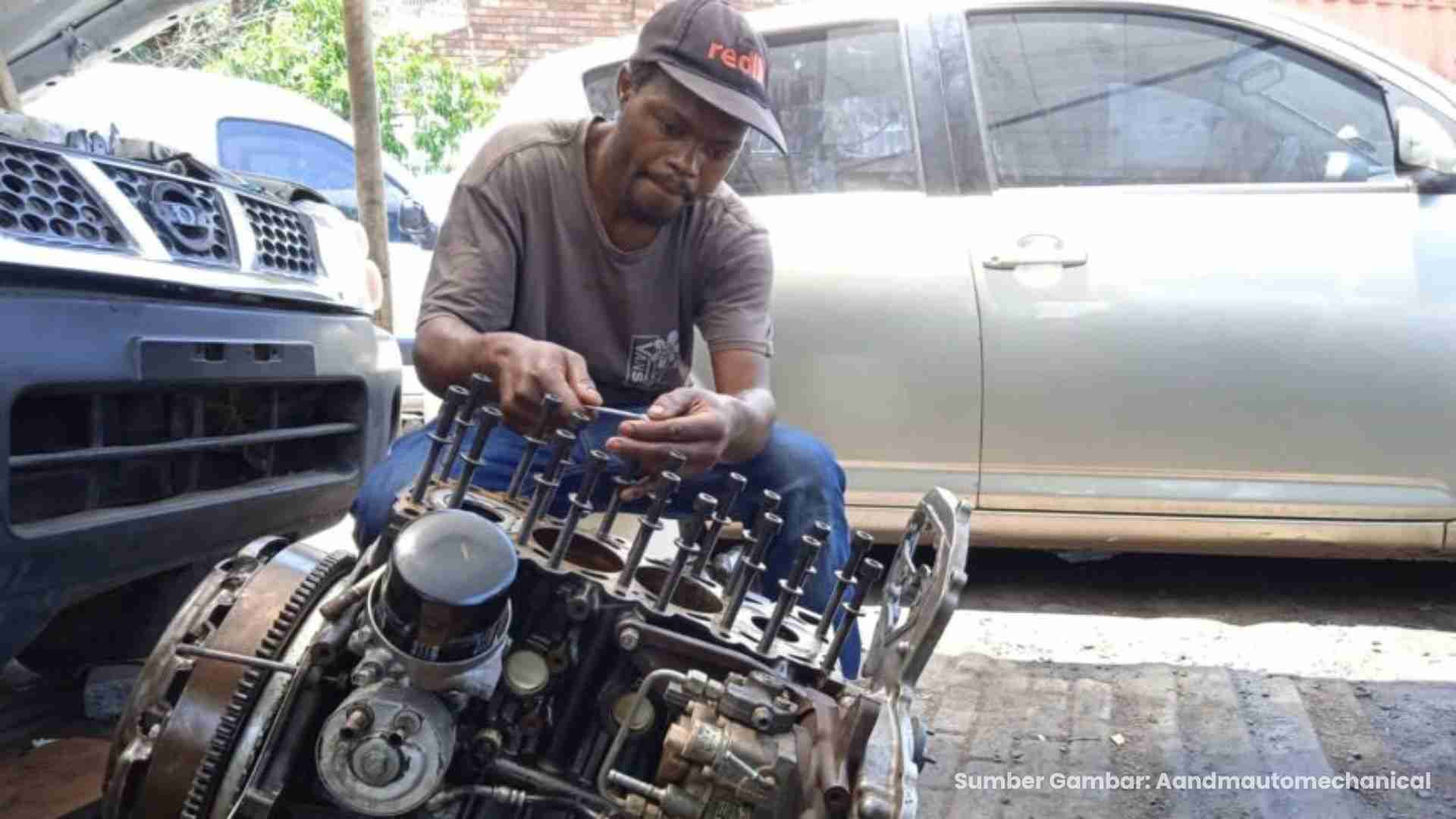 Ciri-Ciri Mobil Pernah Turun Mesin dan Apa Saja yang Perlu Diganti